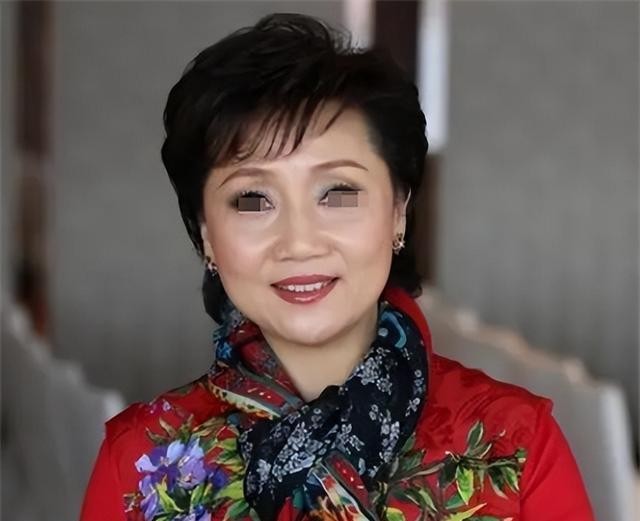 Looking back at the 26-year battle against cancer by female singer ...