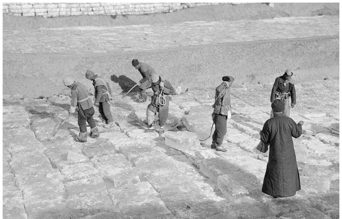 What was life like more than a hundred years ago? These rare old photos ...