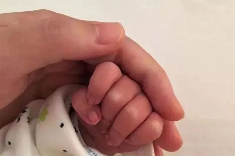 Pregnancy out of wedlock, they give birth to the baby - iMedia