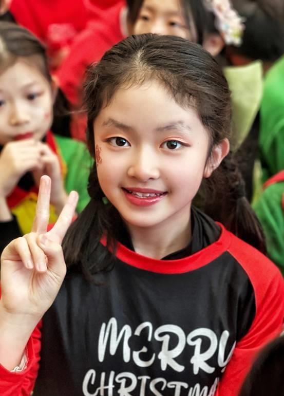 Huang Qiwen's New Year's song "New Year's Money" is online and netizens are very touched - iMedia