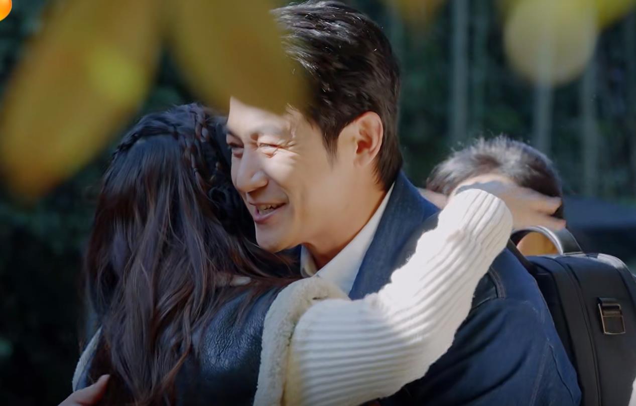 20 years later, Lu Yi and Lin Xinru appeared on the show together and hugged Bao Lei warmly to ...