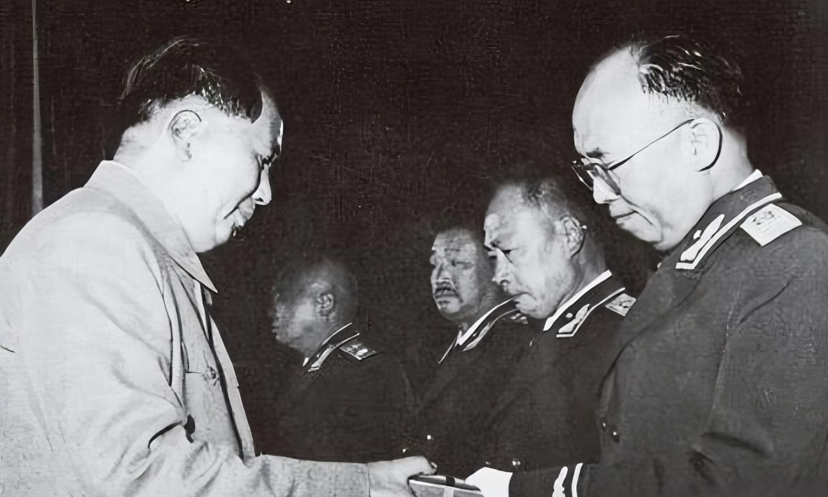 Xu Xiangqian had outstanding military achievements and good ...