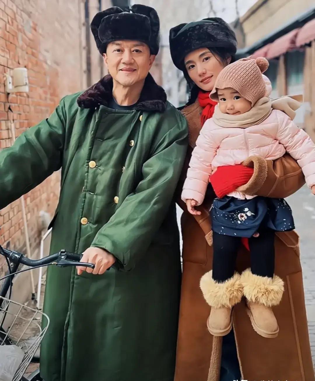 Haiha Jinxi cooks Laba porridge for her daughter. The 2-year-old Xiao ...