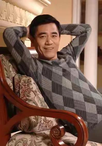 "Drama Maniac" Chen Baoguo: From a porter to TV King, his ...