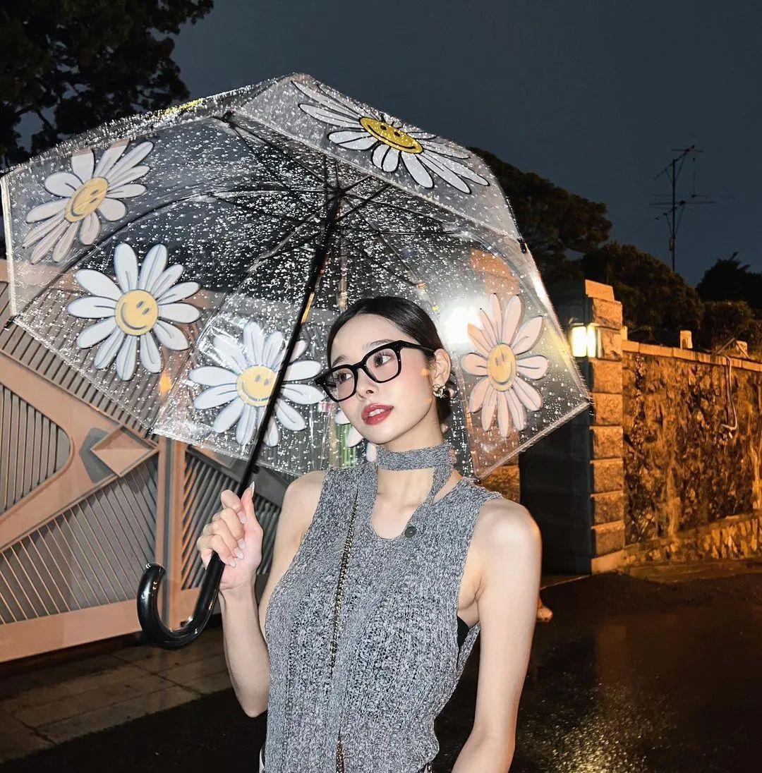 Yi Mengling and Song Zhiya became famous overnight. How did she do it ...