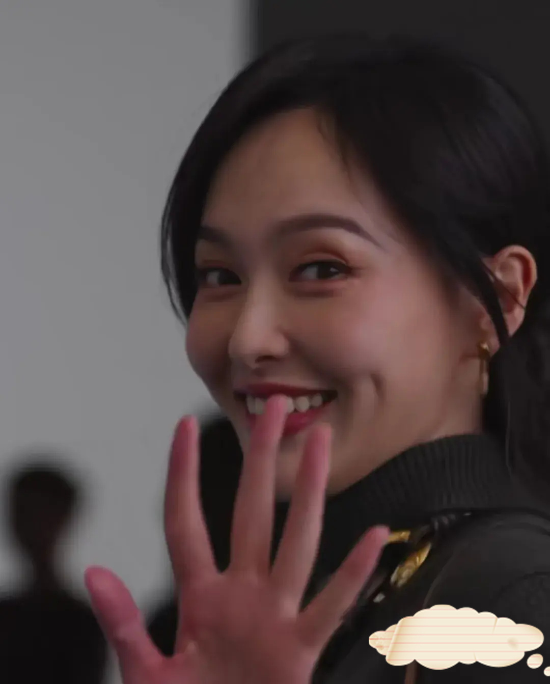 Luo Jin is happy again. Tang Yan is praised every time she appears. She is so bright. - iMedia