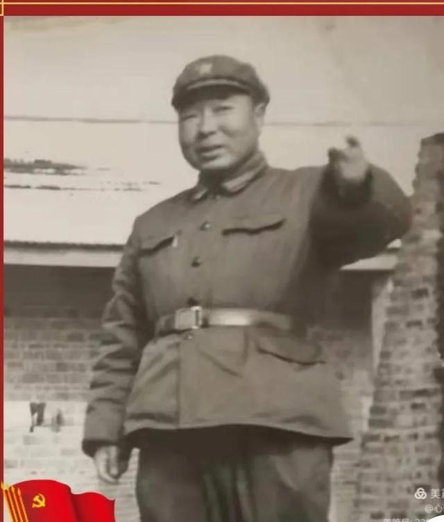 Very precious photos of the old military commander - iMedia