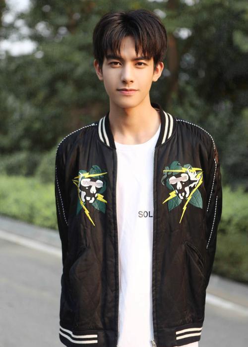 Luo Lin's 25-year-old second son brought his wife home for the first ...