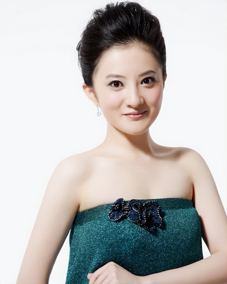 44-year-old Jin Ming: From "national daughter" to "short leftover woman ...