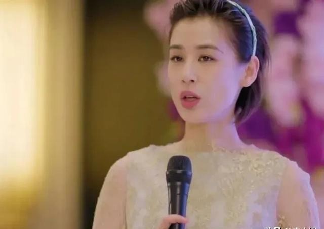 This time, Yang Zi's underwear was stripped off." Li Xiang's words were ...