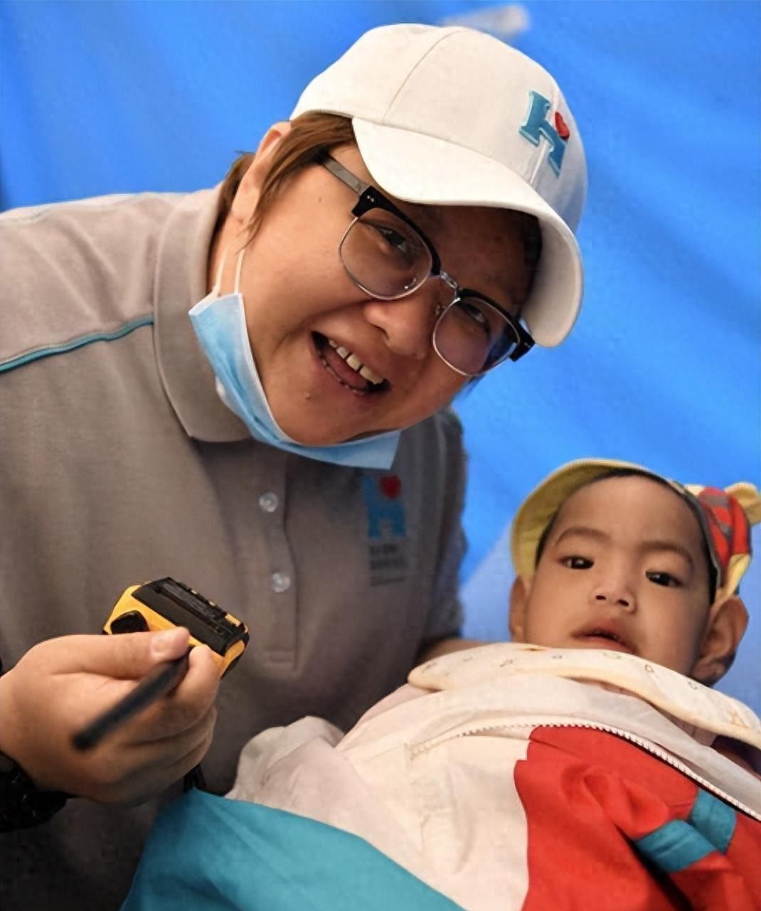 Han Hong was reported by her real name for embezzling donations and ...