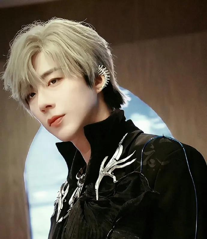 Liu Yuning's stunning performance of "I Love the Country More than the ...