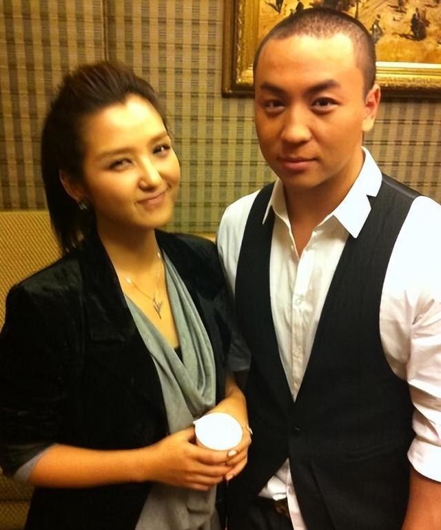 13 years after their breakup, Shi Xiaolong and He Jie have both found their own place, which is ...