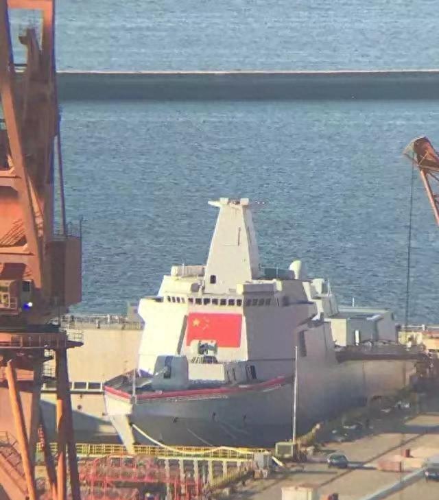How powerful is the Type 055 destroyer? One shot is equivalent to an ...