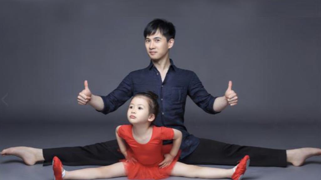 Dancer Huang Doudou: Under the age of 19, she appeared on the CCTV ...