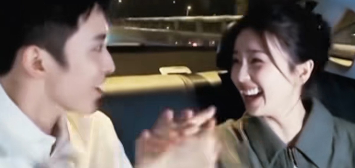 Let's run: Fingertip kiss and sweet look, Ao Ruipeng kind of likes ...