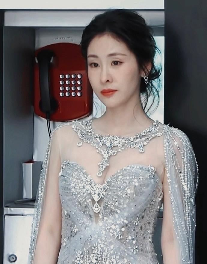 On this day in Beijing, Zhang Bichen was elegant, Jimmy Lin was fat, and Vivian Chow was "old ...