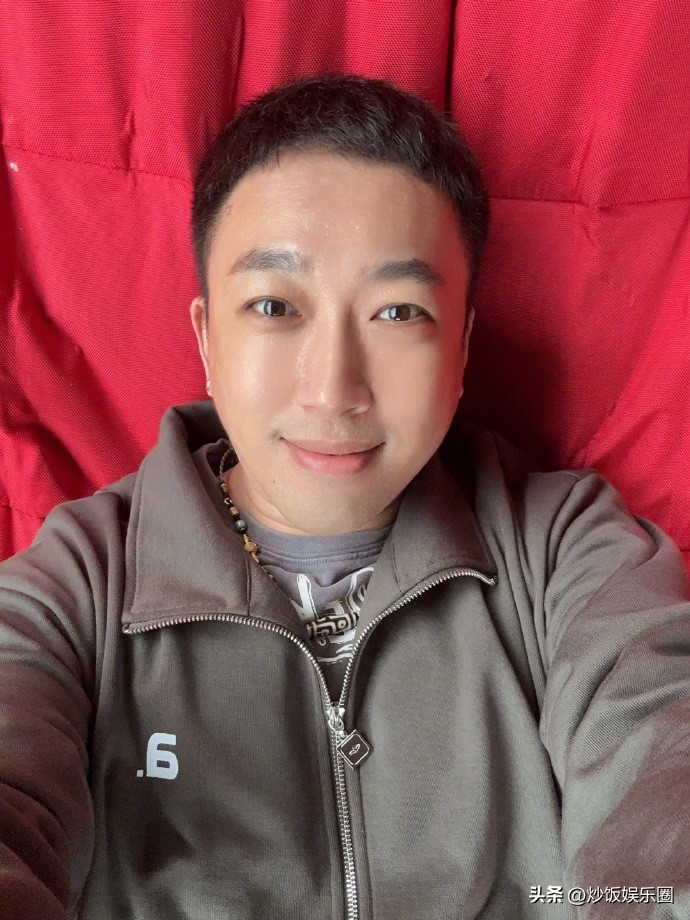 The 46-year-old well-known screenwriter Yu Zheng rarely talks about his ...