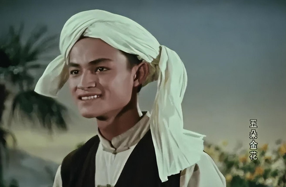 "Brother Apeng" Mo Zijiang became famous for his role in "Five Golden ...