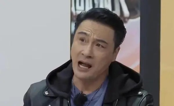 Zhang Rui suddenly got inspired and knelt down to worship Wu Zhenyu as his master. The audience ...