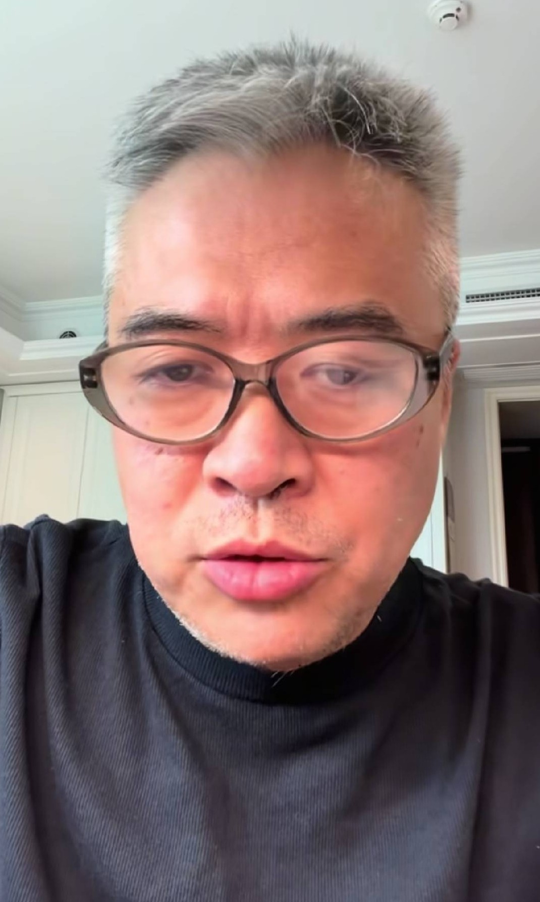 After two years, former CCTV host Duan Xuan appeared on social media ...