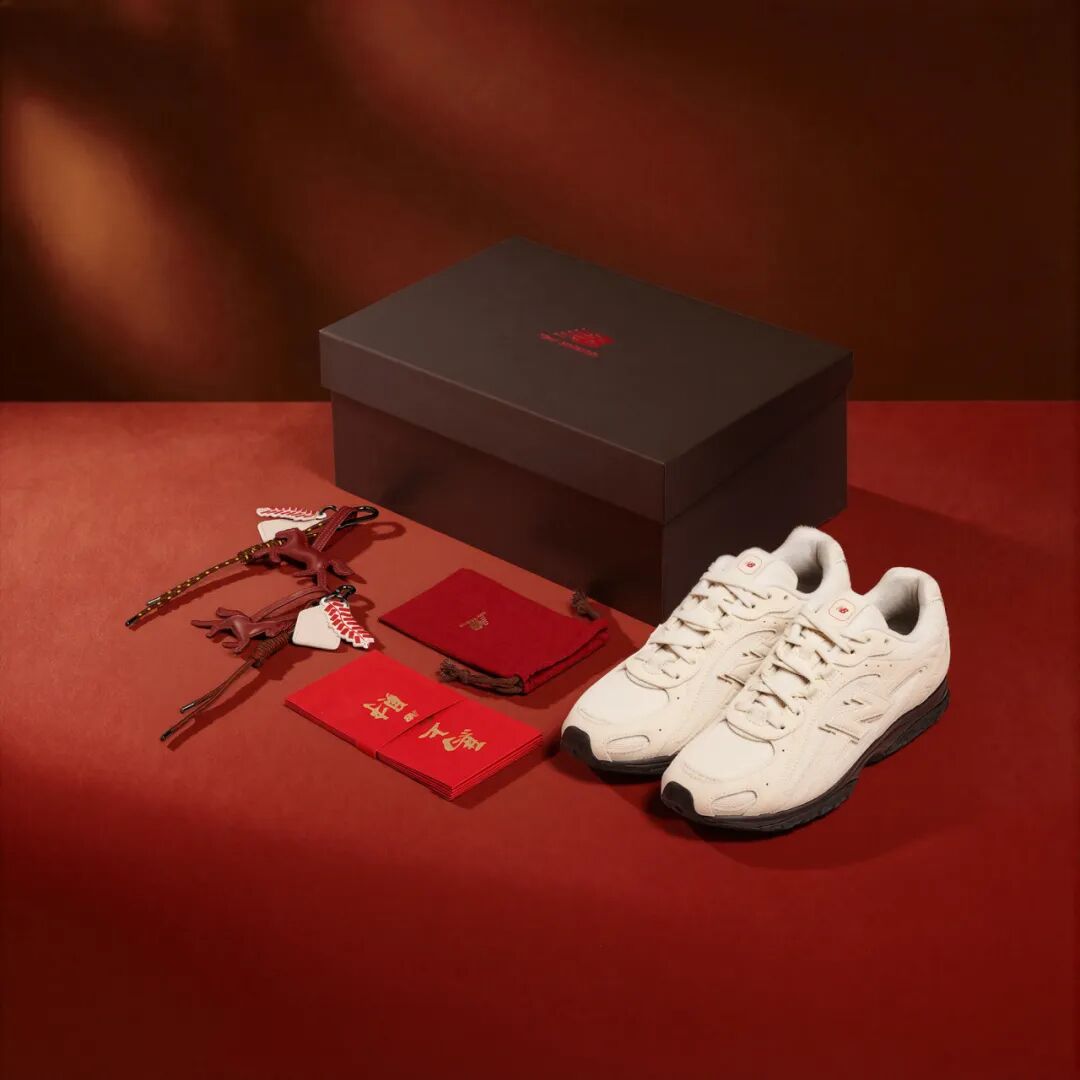 New Balance kicks off the new year for Dewu. - iMedia