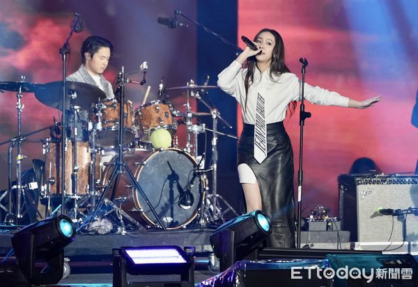 Inu Ao sang passionately, "Male fans confessed their love to each other ...