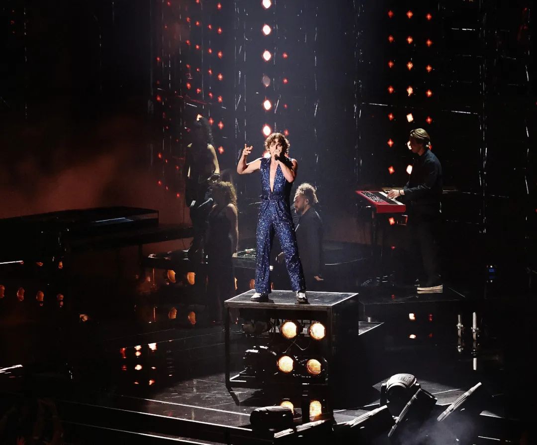 The glam rock spirit of the 2020s - iMedia