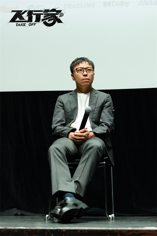 The kissing scene between Jiang Qiming and Li Xueqin at the Tokyo Film ...