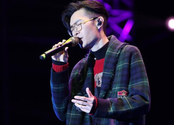 "The most "special" singer in the Chinese music scene must be him ...