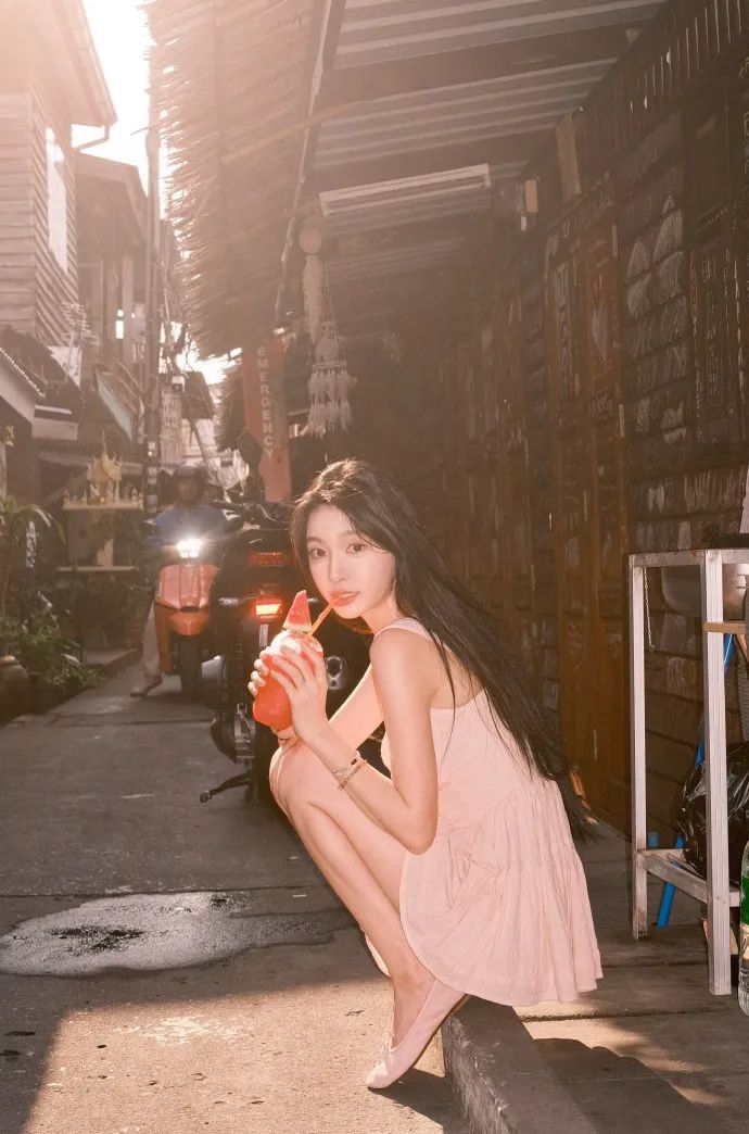 Yi Mengling's versatile summer outfits - iMedia