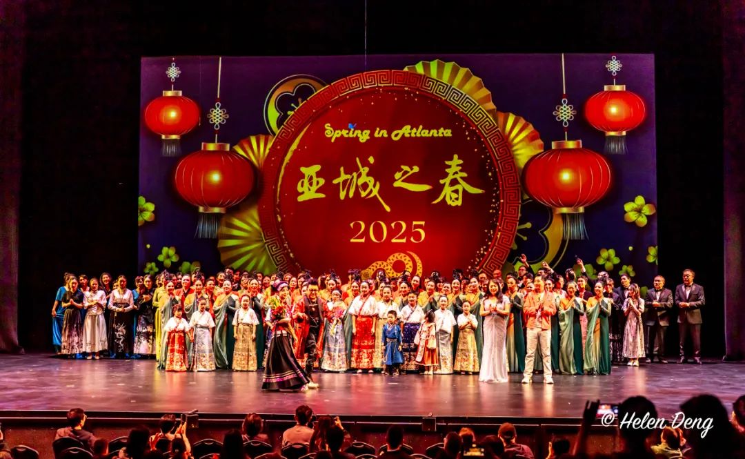 Liu Sai was invited to perform at the Seattle Chinese Spring Festival ...