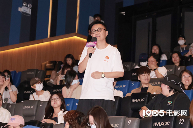 Xiren helps out at the premiere of "Child of Time" and Wang Junkai's ...