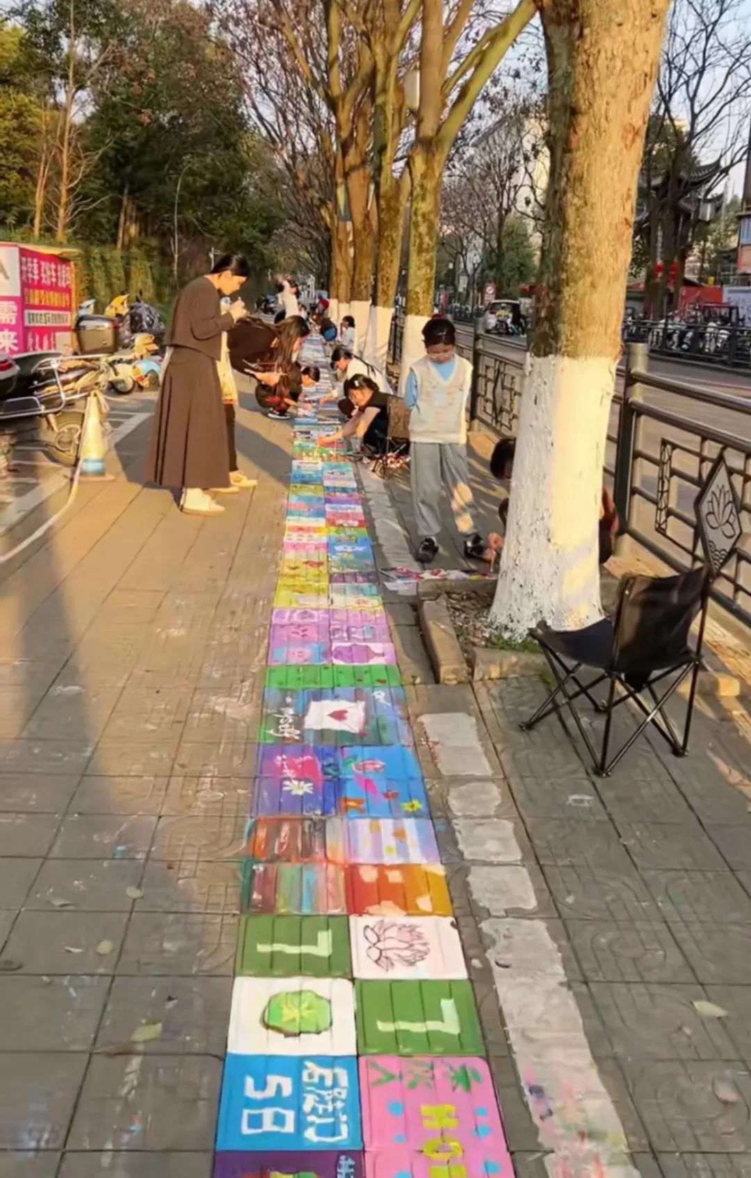 Is it appropriate to paint the blind path? Why not listen to the voices ...