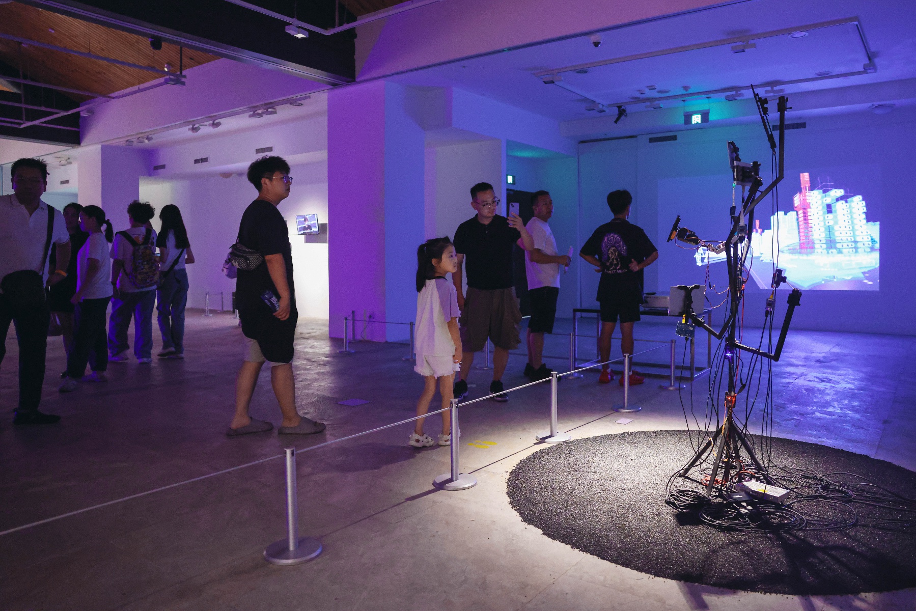 This art exhibition has come to an end, showing the diverse artistic ...