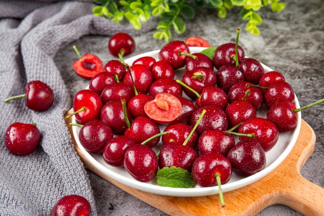 Is it true that cherries are high in iron? - iMedia