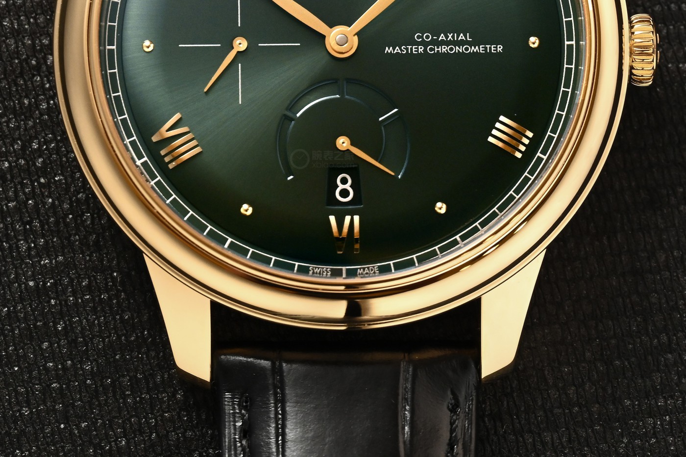 A high-end green gold watch that costs 110,000 yuan? It looks elegant ...